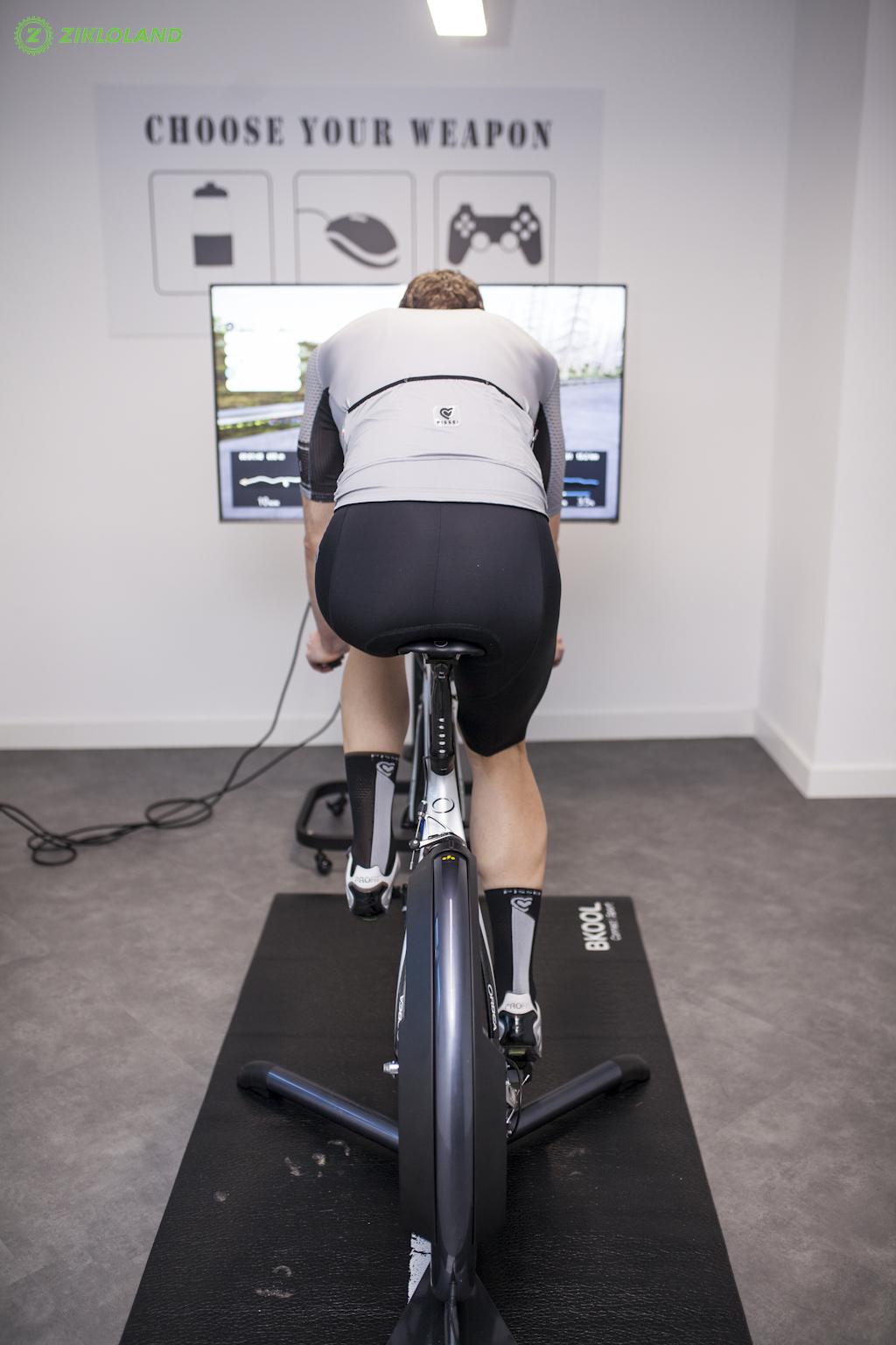 Bkool Smart Air Test: Realismo máximo sobre un rodillo - Zikloland