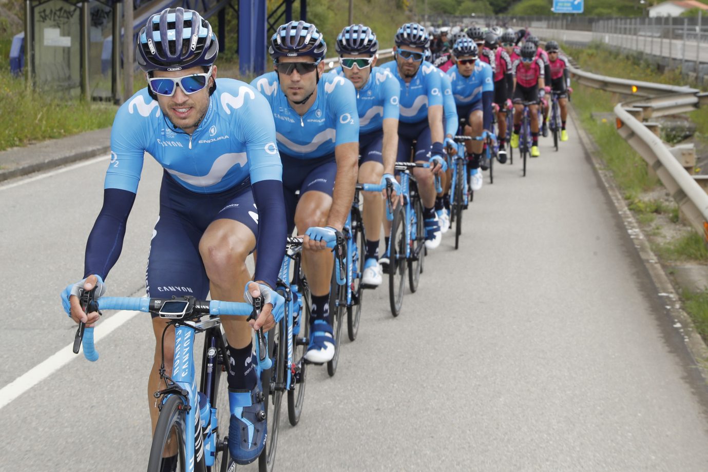 Movistar Team anuncia siete renovaciones - Zikloland