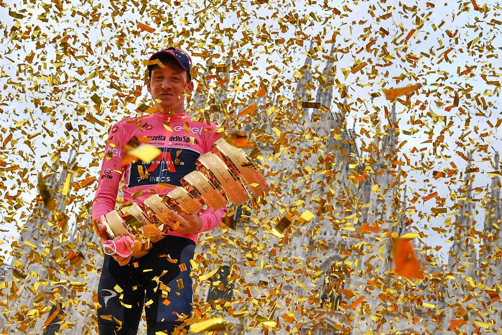 tao-geoghegan-hart-ineos-grenadiers-giro-italia-2020-etapa21-podio ... tao-geoghegan-hart-ineos-grenadiers-giro-italia-2020-etapa21-podio ...