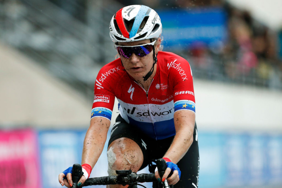 amy-pieters-sd-worx-caida-2021 - Zikloland