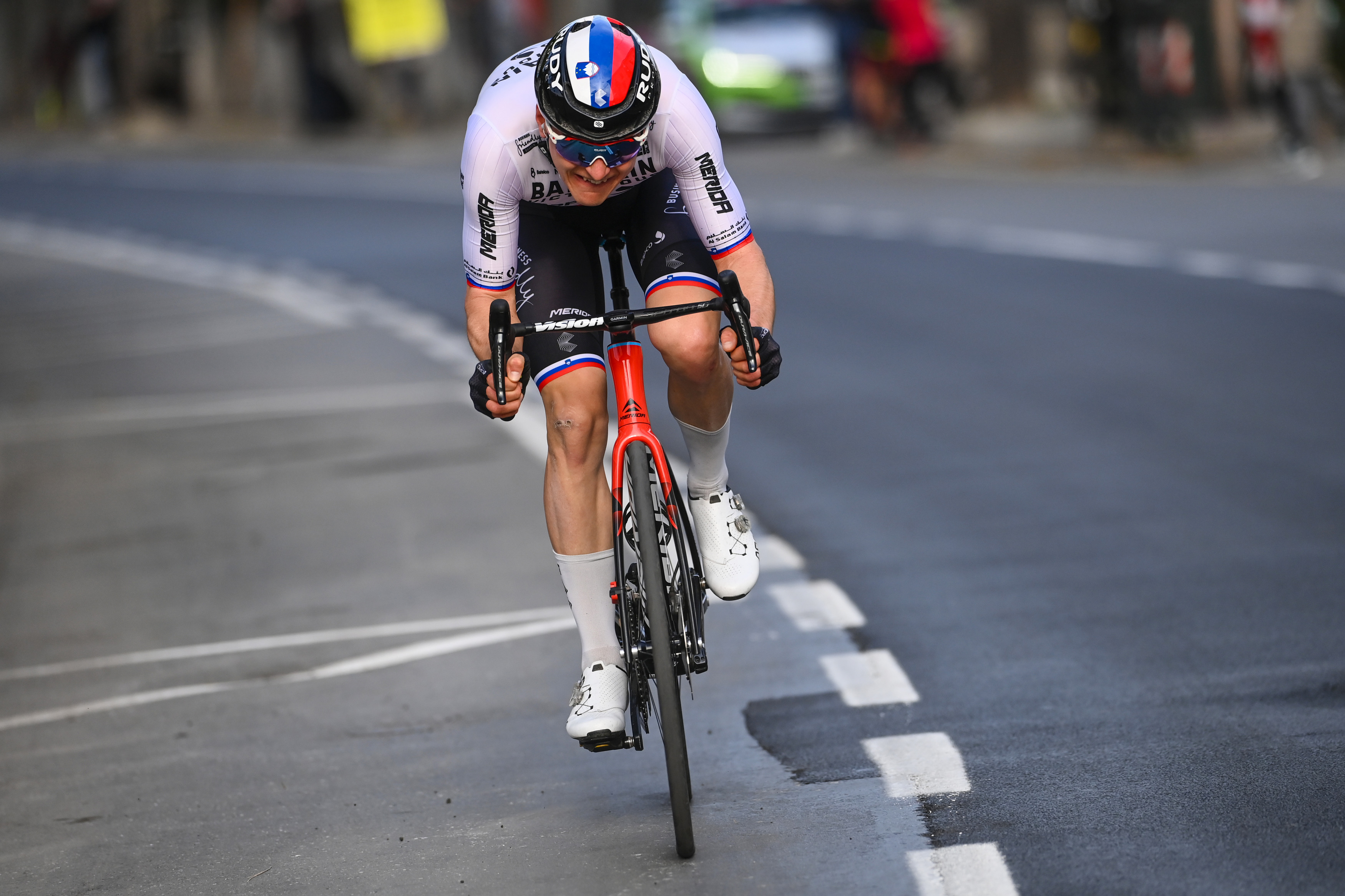 matej-mohoric-bahrain-milan-san-remo-2022-4 - Zikloland