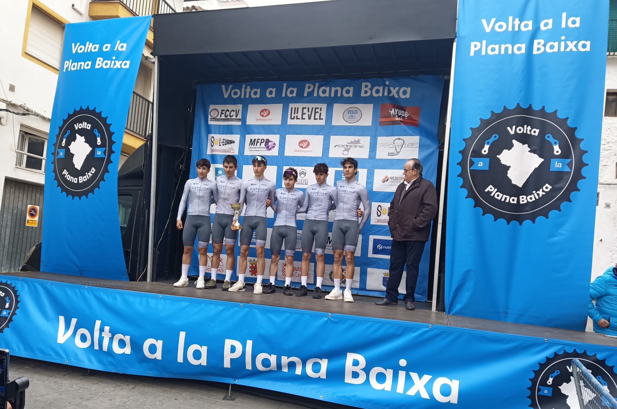 El equipo júnior Picusa Academy roza la victoria en su debut en ...